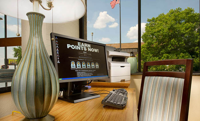 Pear Tree Inn St. Louis Airport - Drury Hotels