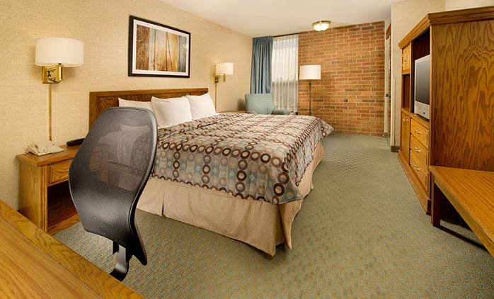 Pear Tree Inn St. Louis Airport - Drury Hotels