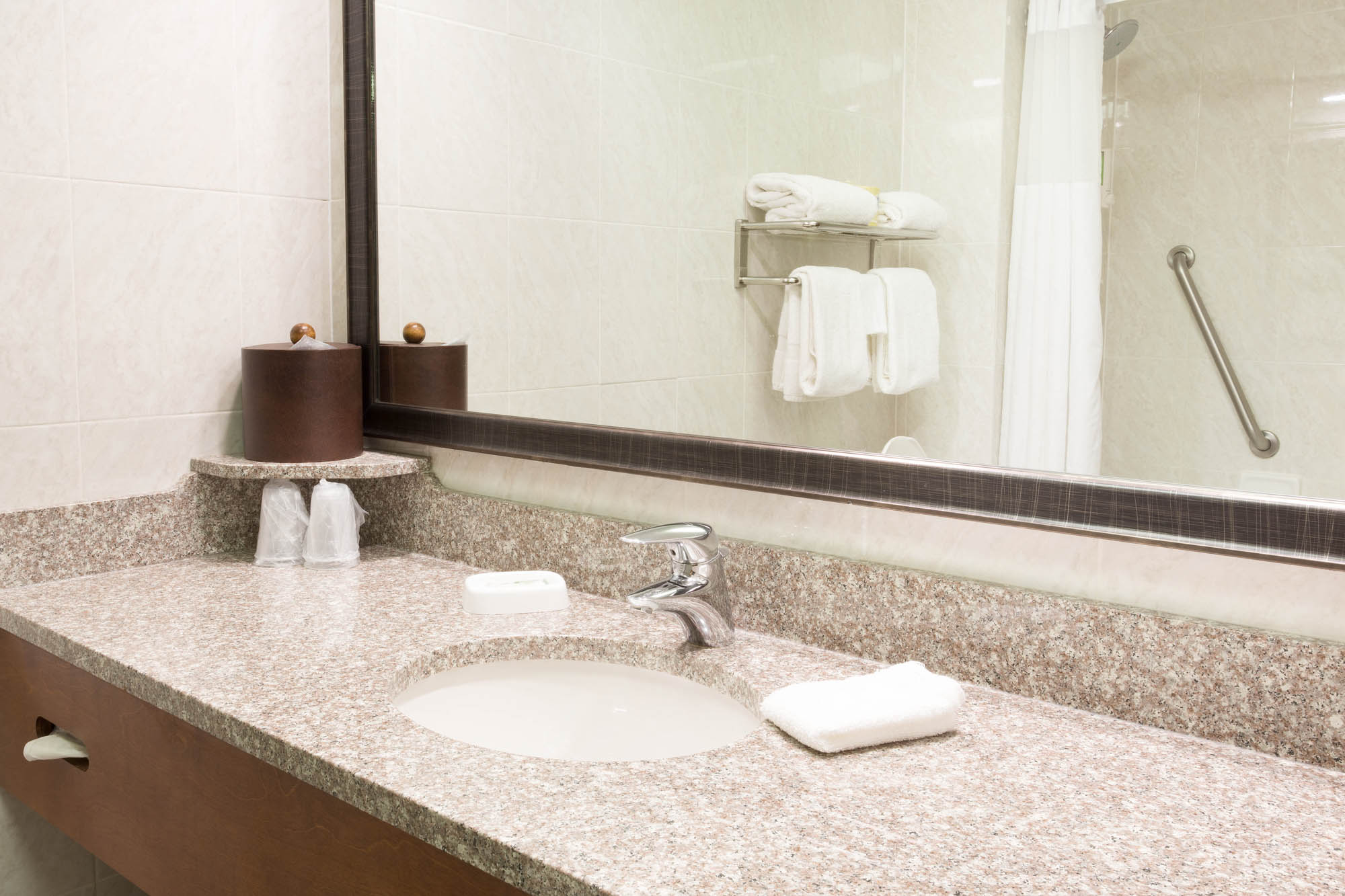 Drury Inn & Suites Birmingham Lakeshore Drive - Drury Hotels